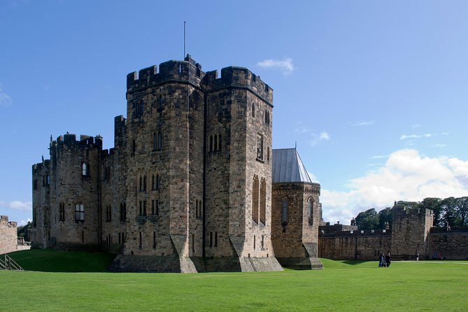 Alnwick Castle, Northumberland and Borders Tour with Admission - How Does the Experience Feel?