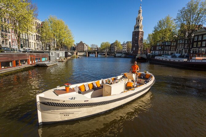 Amsterdam Canal Cruise with German Guide and unlimited drinks - The Drinking & Social Aspect