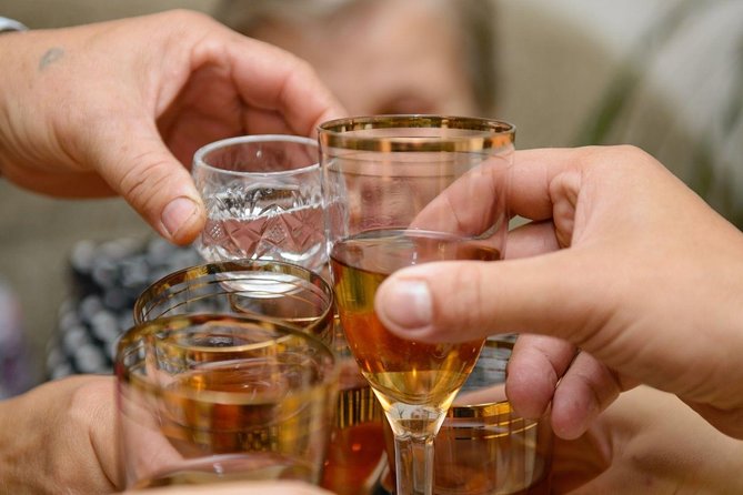 Athens Moonlight Waling Tour with Drinks and Meze Dishes - An Evening in Athens: What to Expect