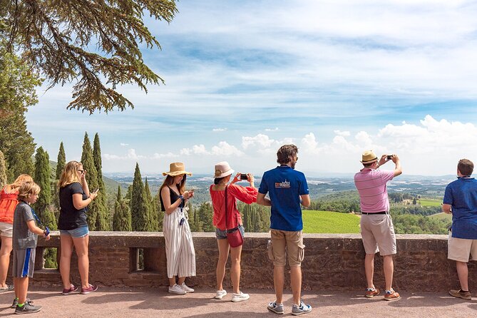 Bagnoregio & Orvieto Day Trip from Rome with Wine Tasting & Lunch - Transportation and Group Size: Comfort and Atmosphere