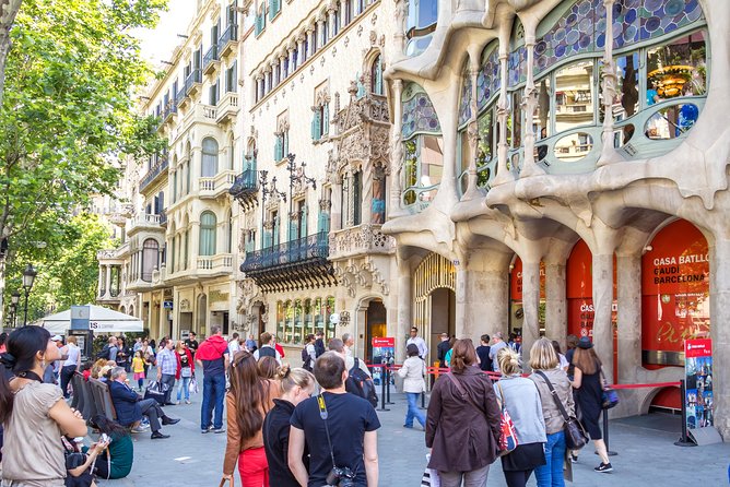Barcelona Highlights Tour and Montserrat Monastery with Hotel Pick-up - First Impressions and Practicalities