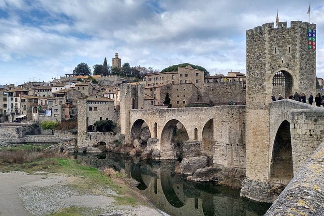 Besalu & 3 Medieval Towns Small Group Tour with Hotel Pick-Up - The Itinerary in Depth