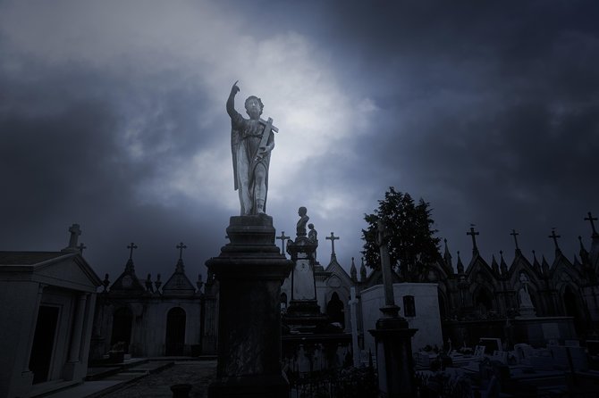 Cemetery and Ghost BYOB Bus Tour in New Orleans - An Honest Look at the Cemetery and Ghost BYOB Bus Tour