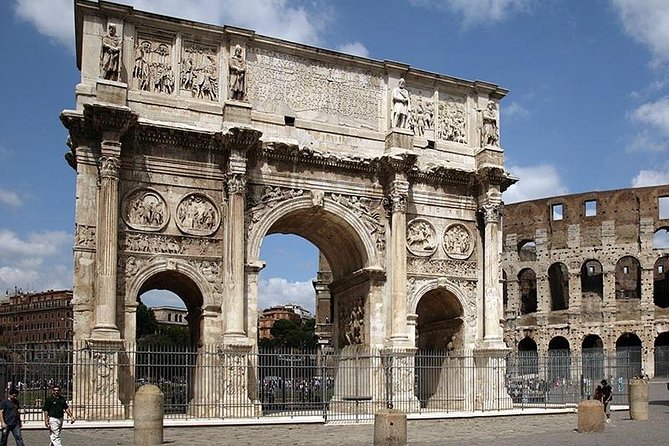 Colosseum Arena tour with Roman Forum and Cesar's Palace - Exploring the Heart of Ancient Rome: What to Expect