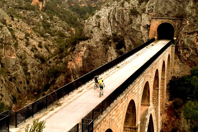 Greenway Section Cretas - Xerta 42km (90% descending 10% flat), Transfer inc.