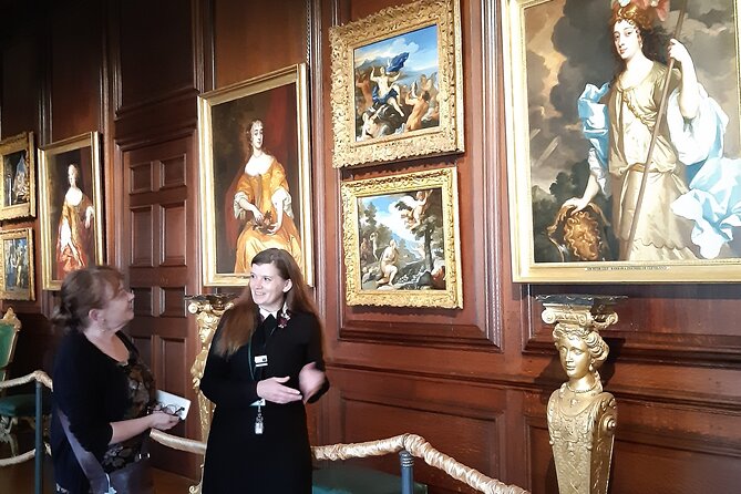 Hampton Court Palace private tour with an accredited expert guide - What Makes This Tour Stand Out?