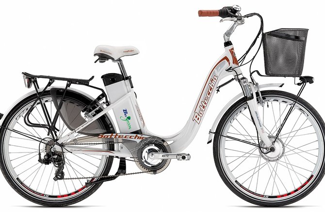 Lake Como: eBike City Tour Guided by an iPad and a Tour Leader