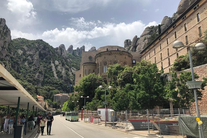 Montserrat Private Tour from Barcelona with Pick-up - A Closer Look at the Montserrat Private Tour