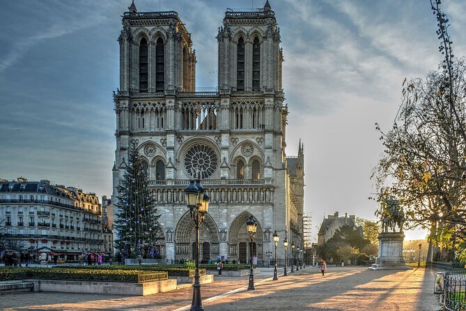 Notre Dame Cathedral Outdoor Walking Tour - What the Tour Covers and What You Can Expect