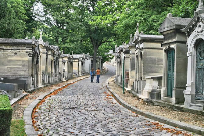 Paris: Famous Graves of Pere Lachaise Cemetery Guided Tour - Key Points