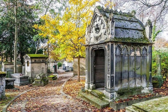 Pere Lachaise Cemetery Paris - Exclusive Guided Walking Tour - Discovering Père Lachaise’s Unique Atmosphere