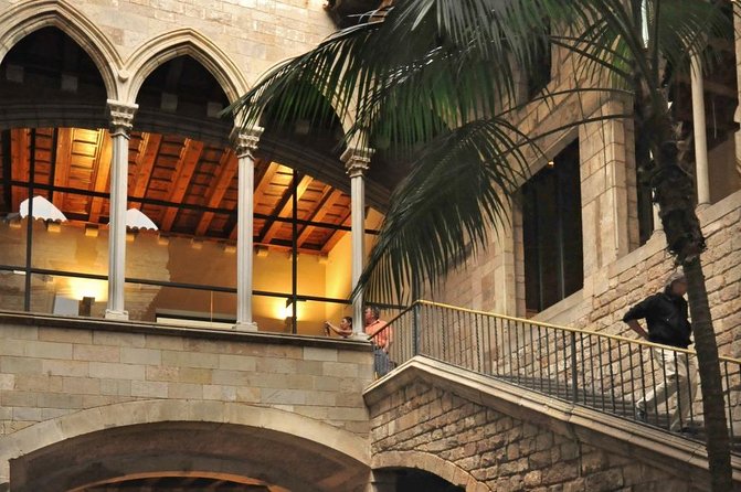 Picasso Small Group Walking Tour with Museum Skip the Line Ticket - The Experience in Detail