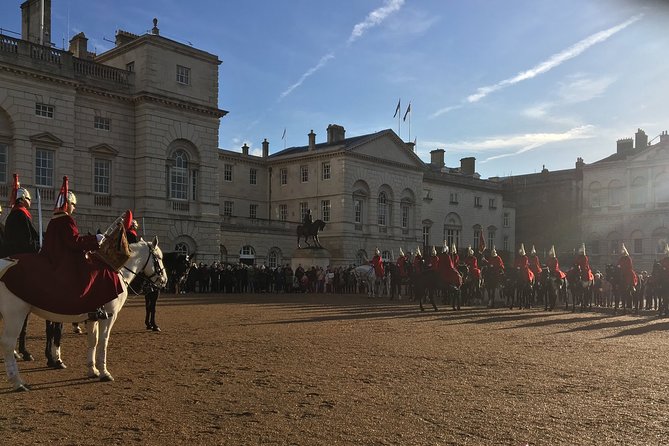 Private Guided and Chauffeured Tour of London - An Introduction to the Experience