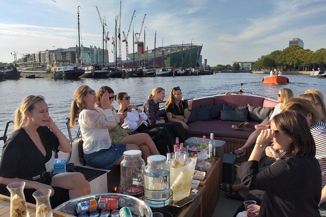 The best boat trip through the Amsterdam canals - An Overview of the Experience