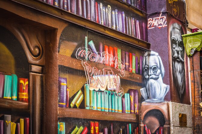 Tour "Barrio de las Letras" Spanish Golden Age - Calle de la Cruz: A Hidden Artistic Gem