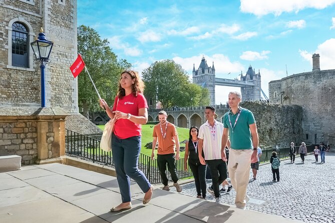 Tower of London: Guided Tour with Thames River Cruise - Key Points