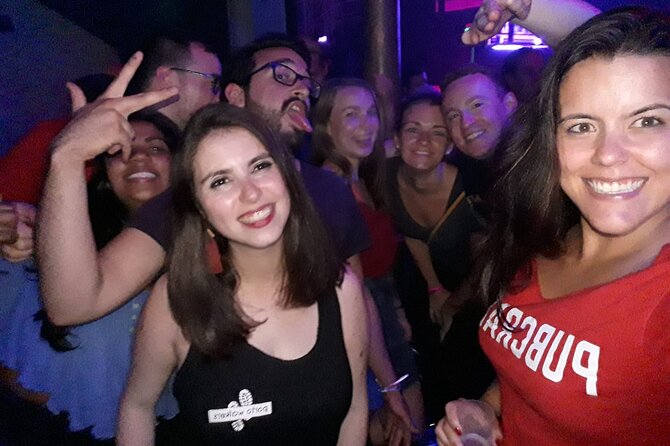 4-hour Guided Porto Pub Crawl with 6 drinks and VIP CLUBentry