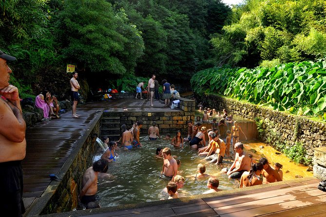 Adventure in the Furnas, with volcanoes, lagoons and tea plantations
