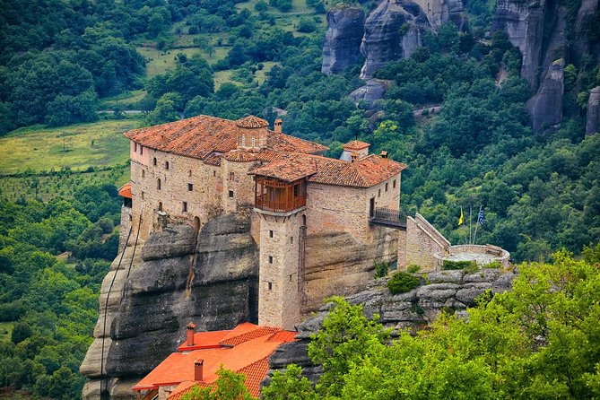 Athens: Meteora Monasteries and Hermit Caves Day Tour with Lunch