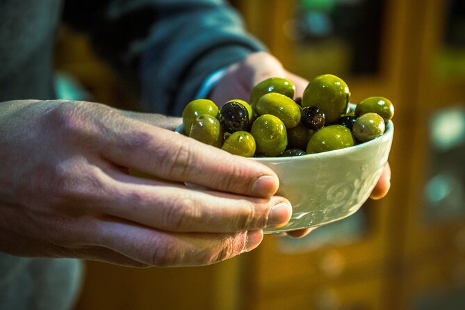 Beyond the Barrel: From Decadent to Down-home in the Heart of Porto - Why We Love the Highlights