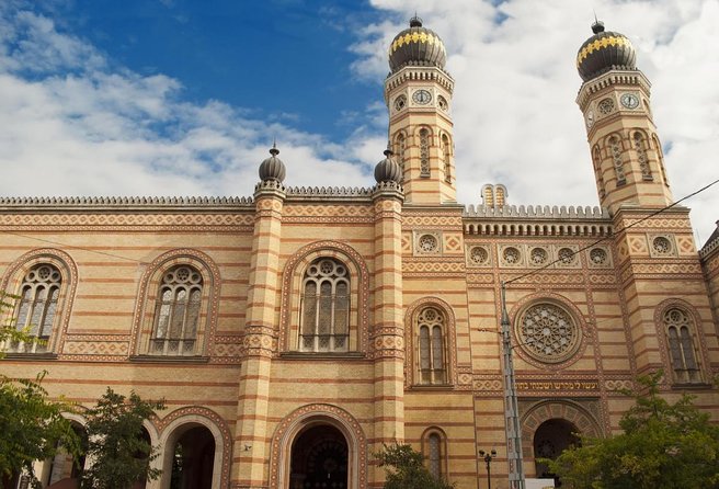 Budapest Jewish Heritage Tour & Synagogue Ticket