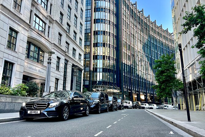 Chauffeur limo Services Heathrow Airport To/From anyLondon Hotel - The Details of Your Heathrow to London Transfer