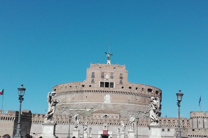 City walk through Spanish steps, Trevi fountain, Pantheon, Navona, Angel Castle - The Value of the Tour