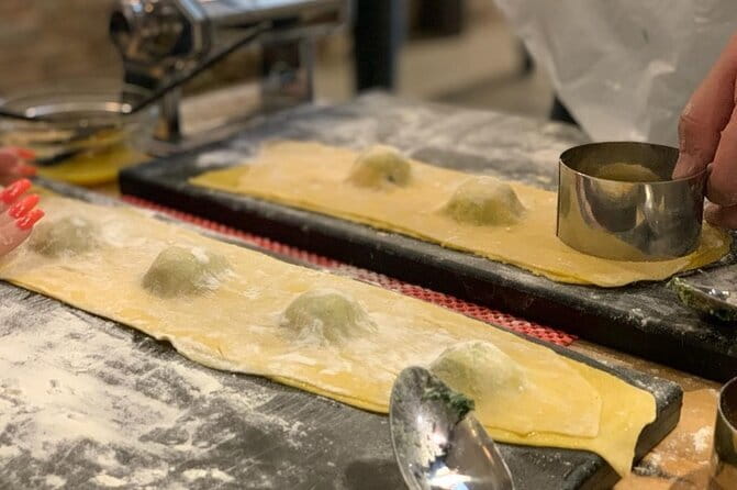 Cooking Class in Florence Pasta & Tiramisu Making Unlimited Wine - The Guide and Atmosphere