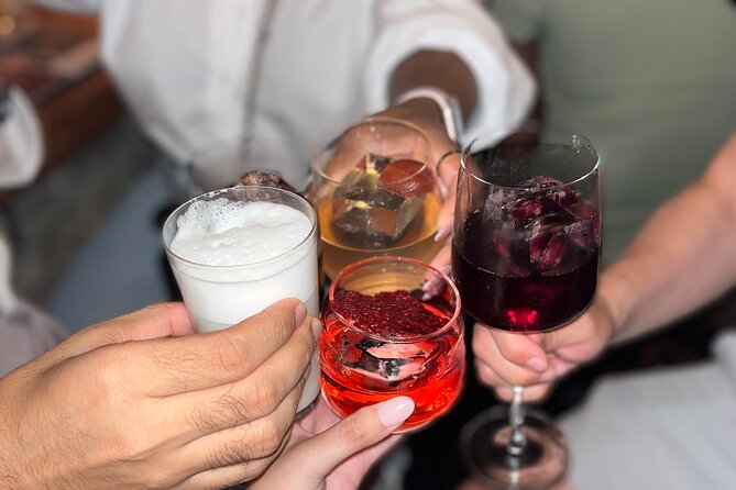 Explore hidden bars and speakeasy in Paris