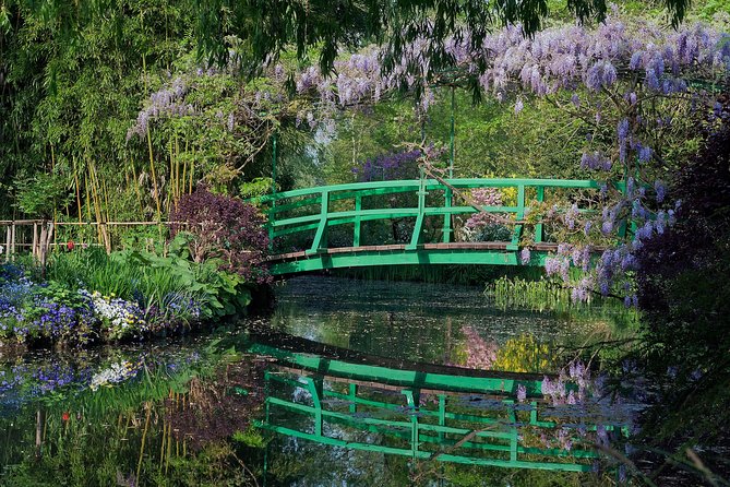 Giverny Monet's House & Versailles Palace Private Day Trip from Paris - Introduction: What to Expect from this Day Trip