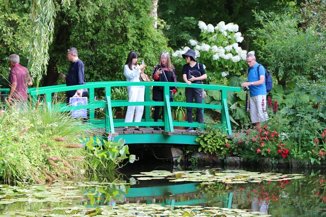 Giverny's House & Gardens plus Versailles Palace Day Trip with Lunch from Paris - What’s Included and What to Consider