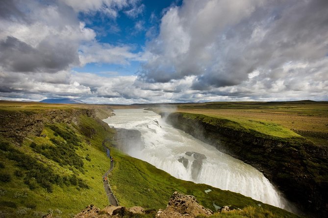 Golden Circle 7 Hours Bus Tour from Reykjavik - What the Tour Provides and What it Lacks