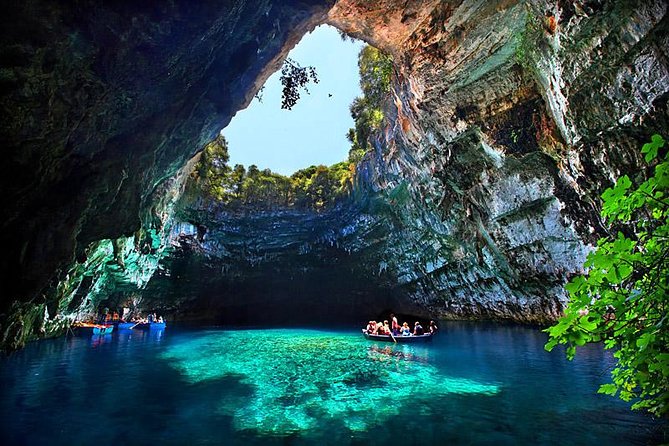 Kefalonia Island Bus Tour- Wine Tasting, Melissani & Fiscardo