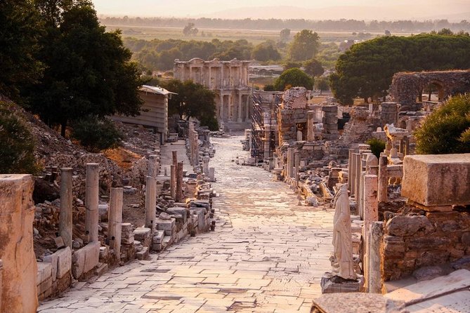 Kusadasi Shore Excursion: Ephesus Sightseeing Tour with Lunch