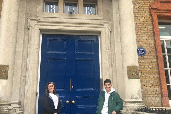 London Beatles Tour - The Experience of Traveling in a Black Cab