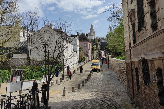 Montmartre Walking Guided Tour - Authentic Experiences and Real Travelers’ Impressions