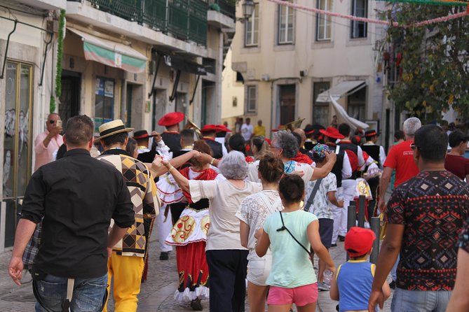 Old Lisbon: Alfama and Sao Jorge neighborhood 3-Hour Walking Tour - The Sum Up: Is This Tour for You?
