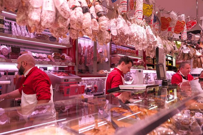 Paris Montmartre Food & Wine Tour with Eating Europe