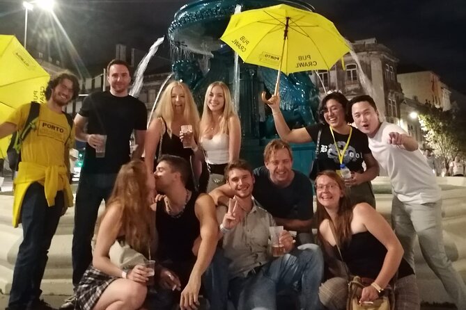 Porto Pubcrawl: 5h,7 Drinks,4 bars &Skip the line Club Entry