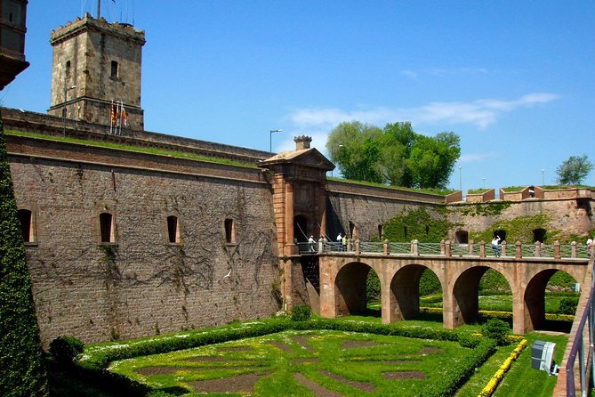 Private Barcelona Old Town & Sky Views: Montjuic Castle & Cable Car Tour - What the Price Offers: Value and Experience