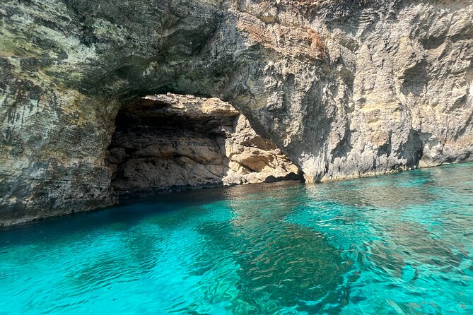 Private Boat Charter: Gozo, Comino, Blue Lagoon, Crysral Lagoon