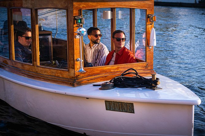 Private Boat Tours Amsterdam & welcome drink Amsterdam canals - The Value of a Private Canal Tour