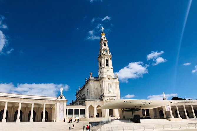 Private Day Tour With Guide to Fatima, Batalha, Nazaré and Obidos - FAQ
