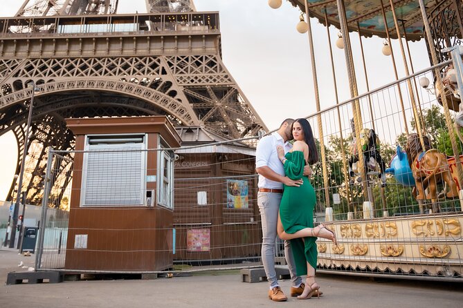 Private Photoshoot in Paris Monuments