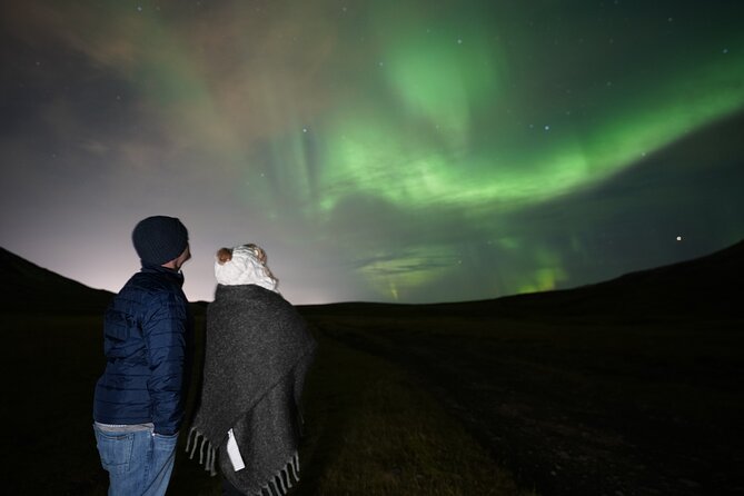 Reykjavik: Northern Lights Tour - Pro Aurora Photos - Small Group