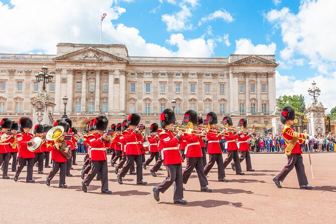 Royal Westminster and Changing of the Guard Tour - The Itinerary: From the Royal Guard to Nelson’s Column