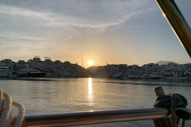 Sailing Adventure: Sailing, Dolphins and Relaxation with Drinks