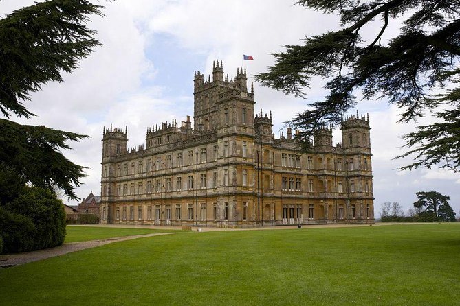 Shared Group Downton Abbey and Highclere Castle Tour from London - FAQ