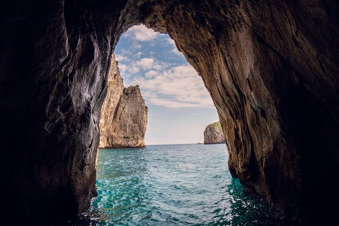 Small Group Capri Island Boat Ride with Swimming and Limoncello - The Itinerary in Detail: What Youll See and Do