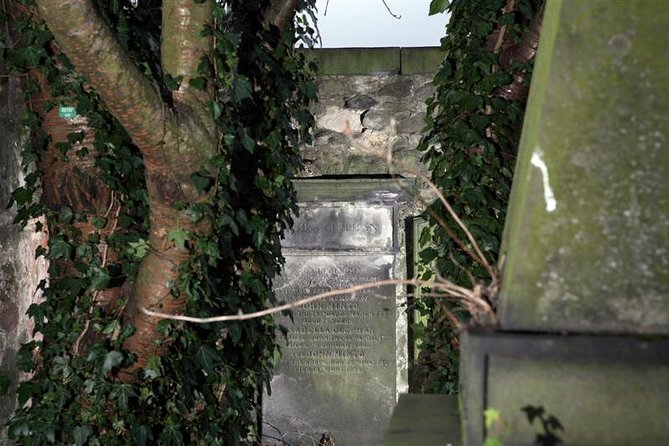 Small Group Edinburgh Underground Vaults & Graveyard Ghost Tour - What to Expect from the Experience